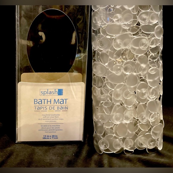 Bath | Splash Clear Bath Mat With Suction Cups Pebble Design Size 15 In ...